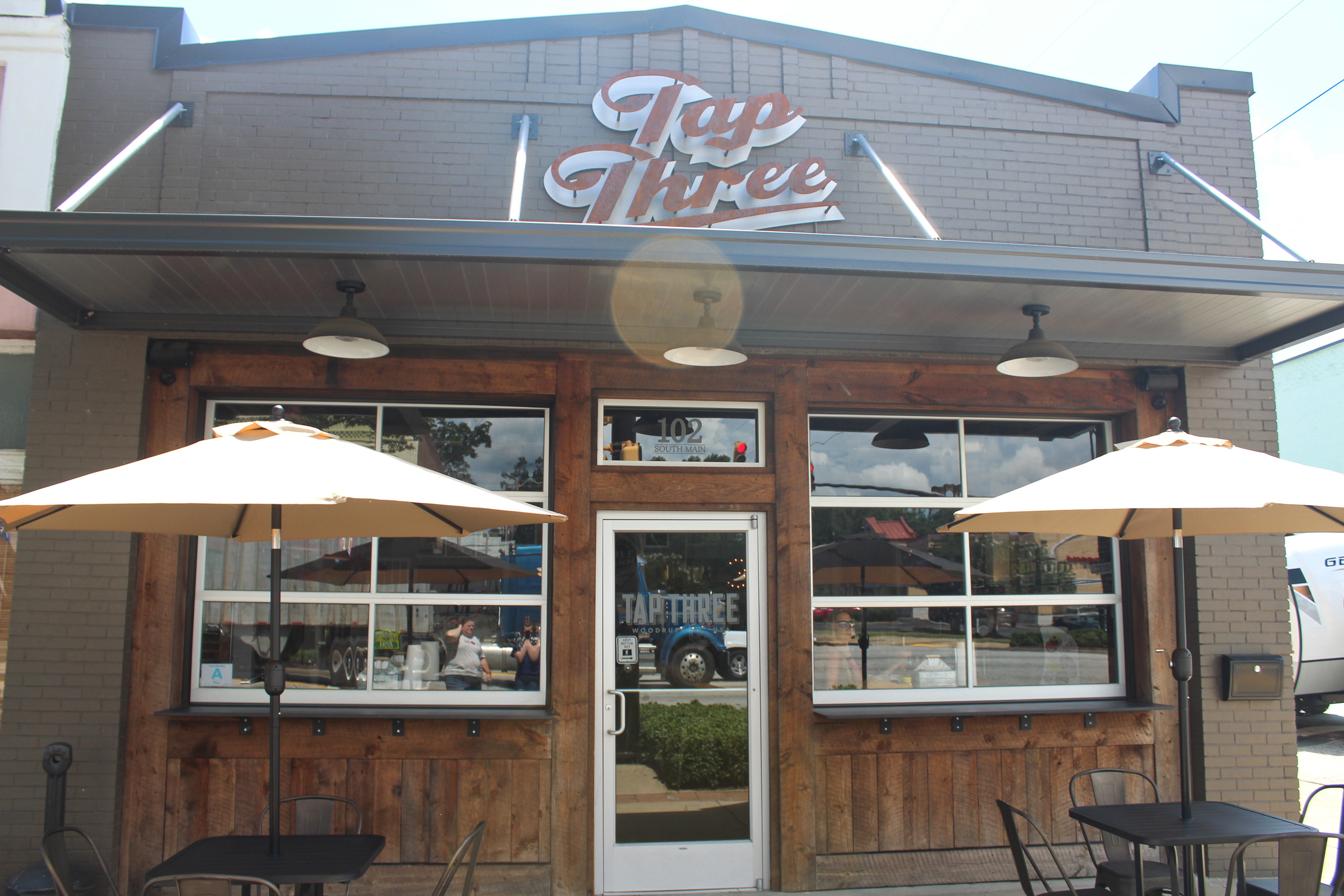 New Pub-Style Restaurant Opens in Downtown Woodruff - The Woodruff Times